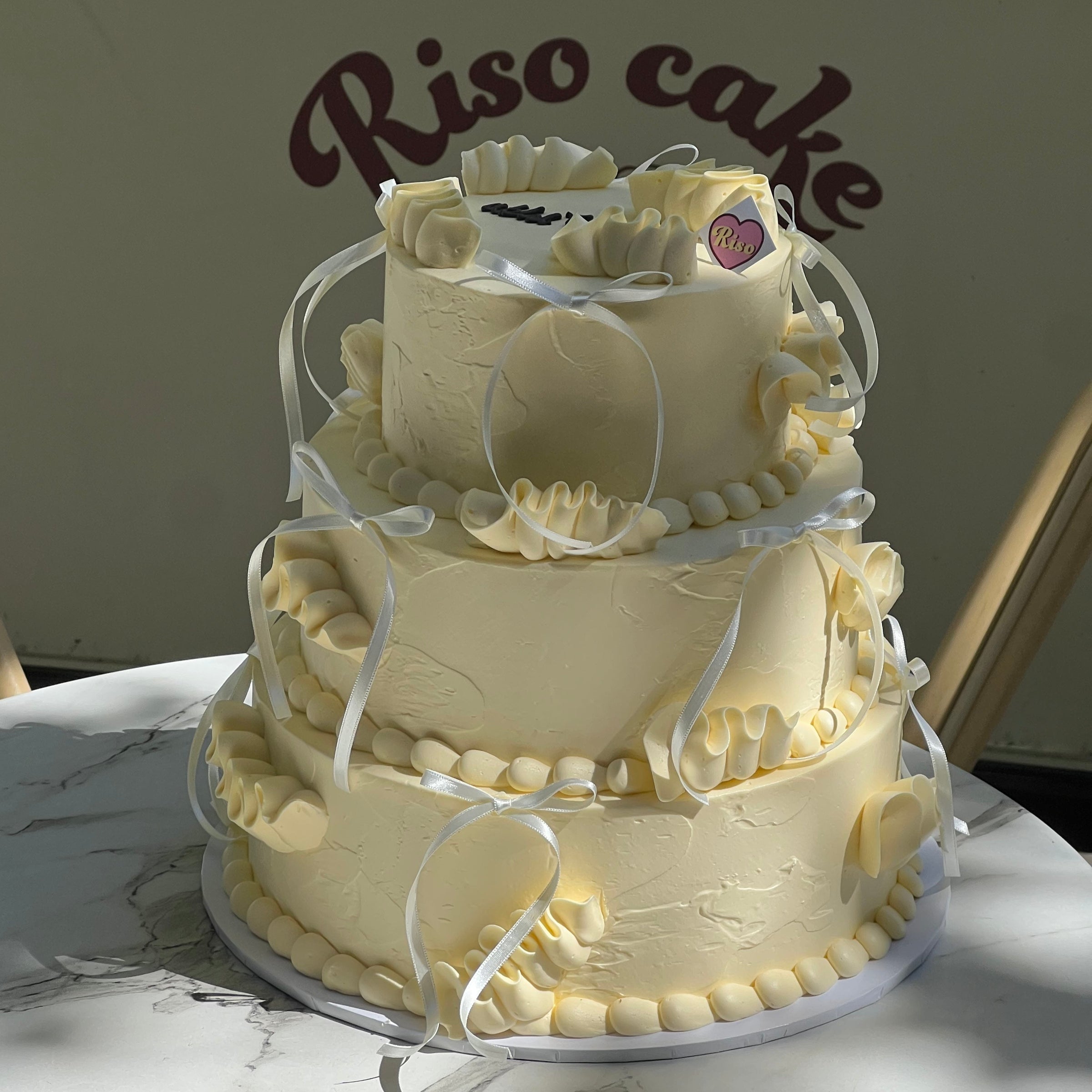 Wavy 2-3 tier Cake – Riso Cake