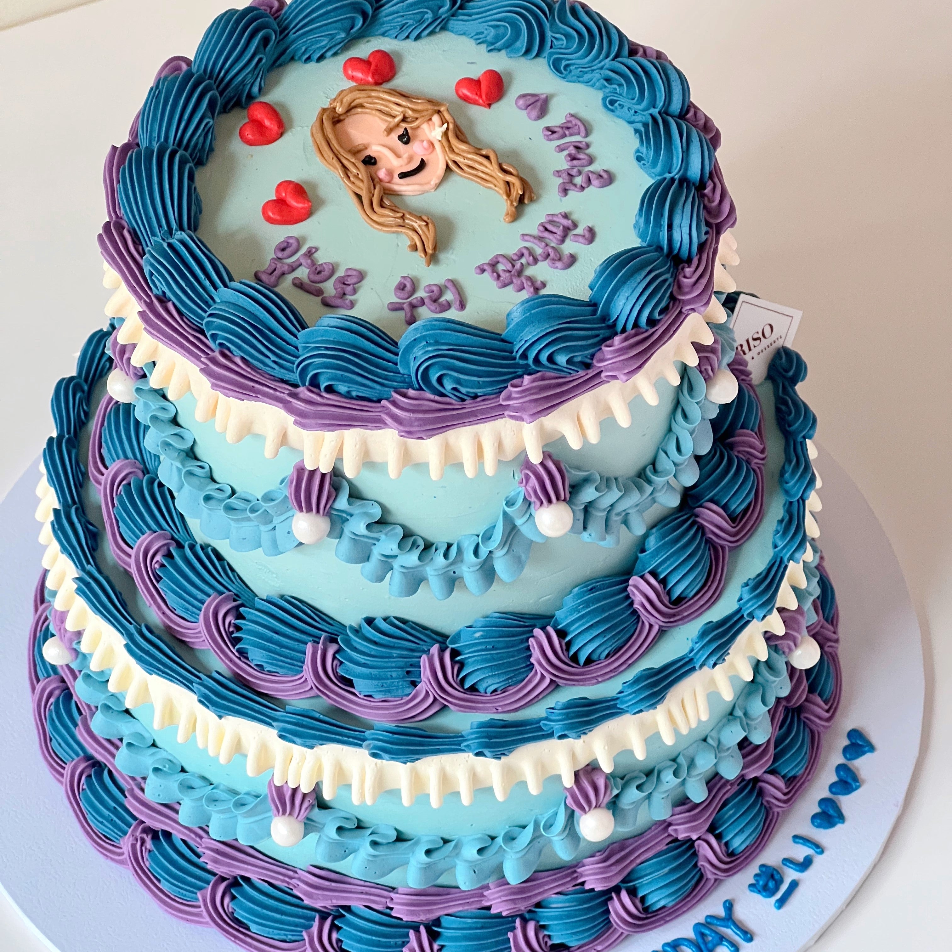 Vintage Face 2 tier Cake – Riso Cake